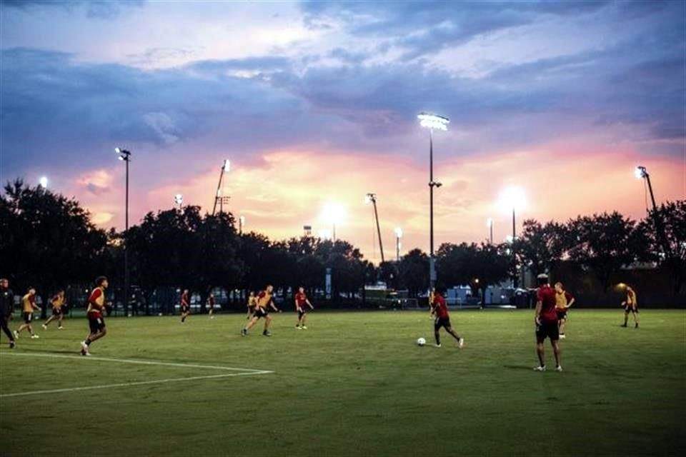 cancha.com --- Confía De Boer en dupla Damm-Martínez