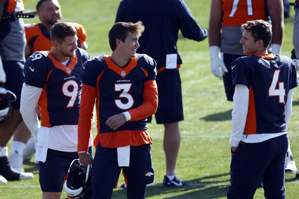 cancha.com --- Multa Broncos a sus cuatro quarterbacks