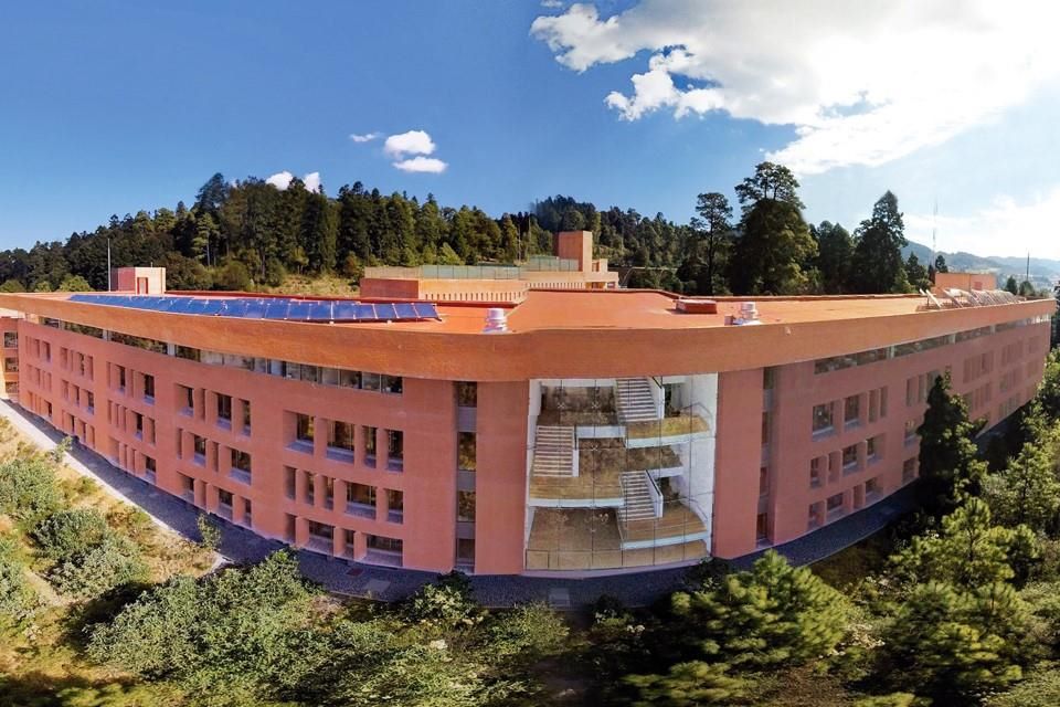 La primera piedra para construir un mundo mejor, Prepa Ibero