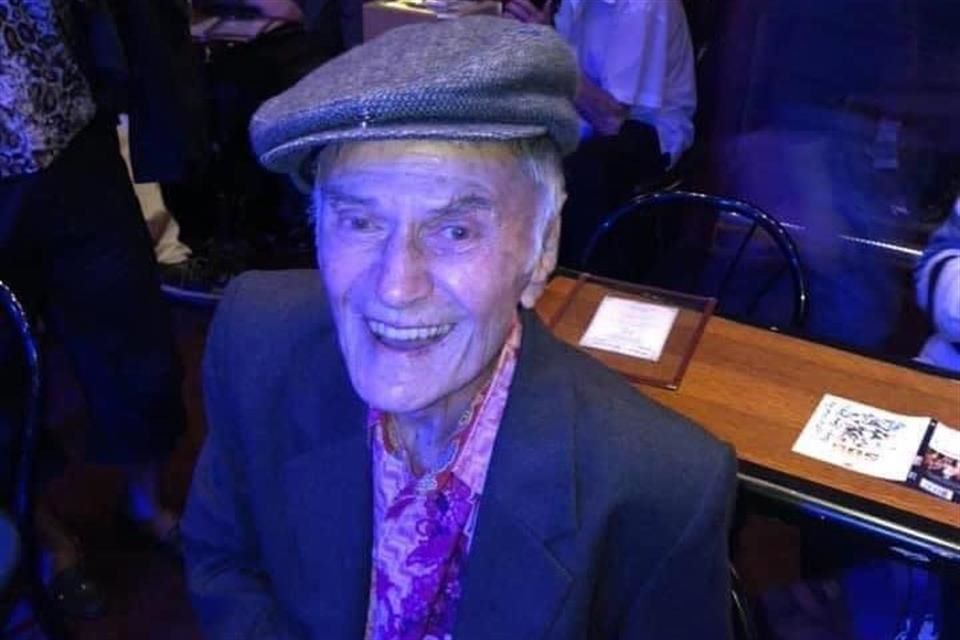 Larry Storch Da Tropa F Troop Larry Storch Corporal Agarn Signed 16x20