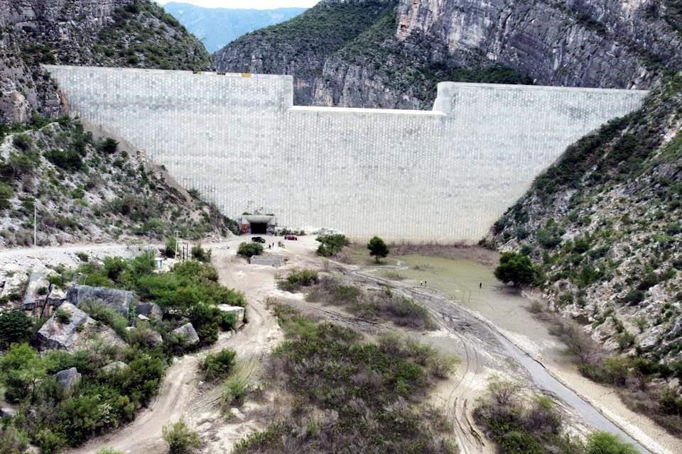 Se llena de azolve la Rompepicos