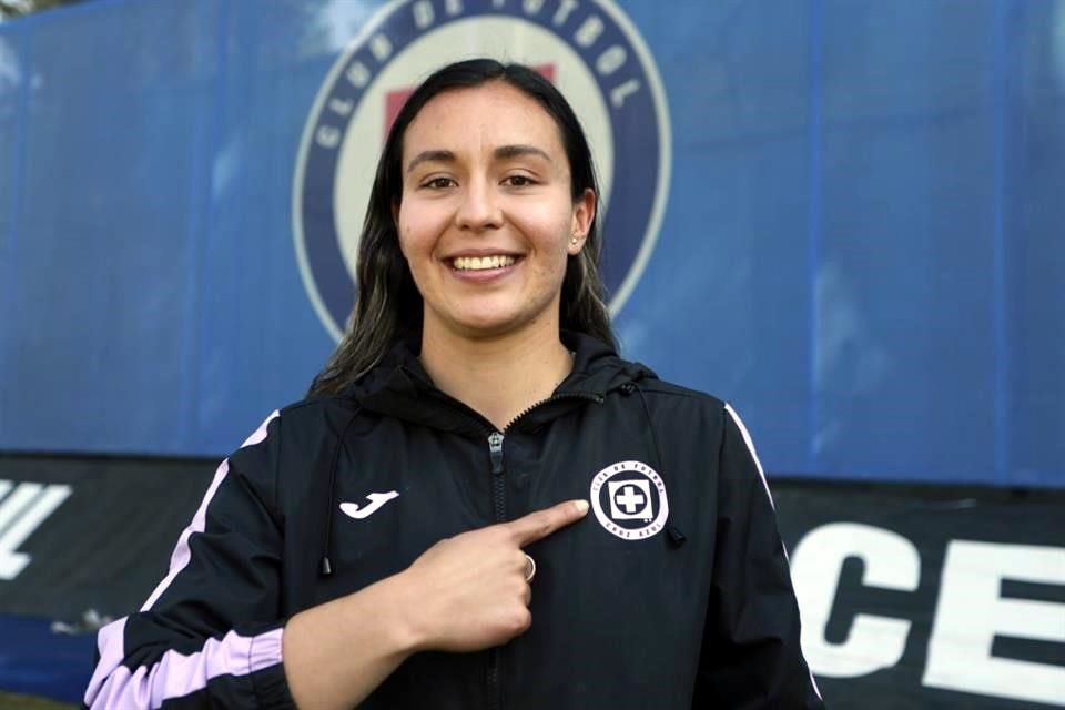 Saltó Gabriela Machuca de mesera a futbolista profesional