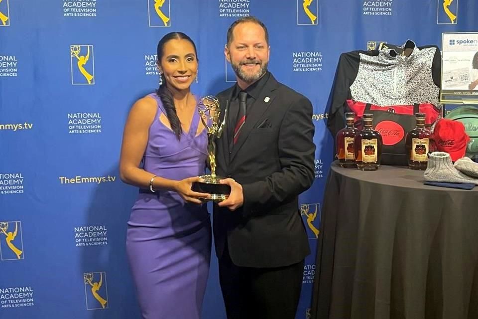 cancha.com --- Gana Emmy video de NFL donde participó mexicana Diana Flores