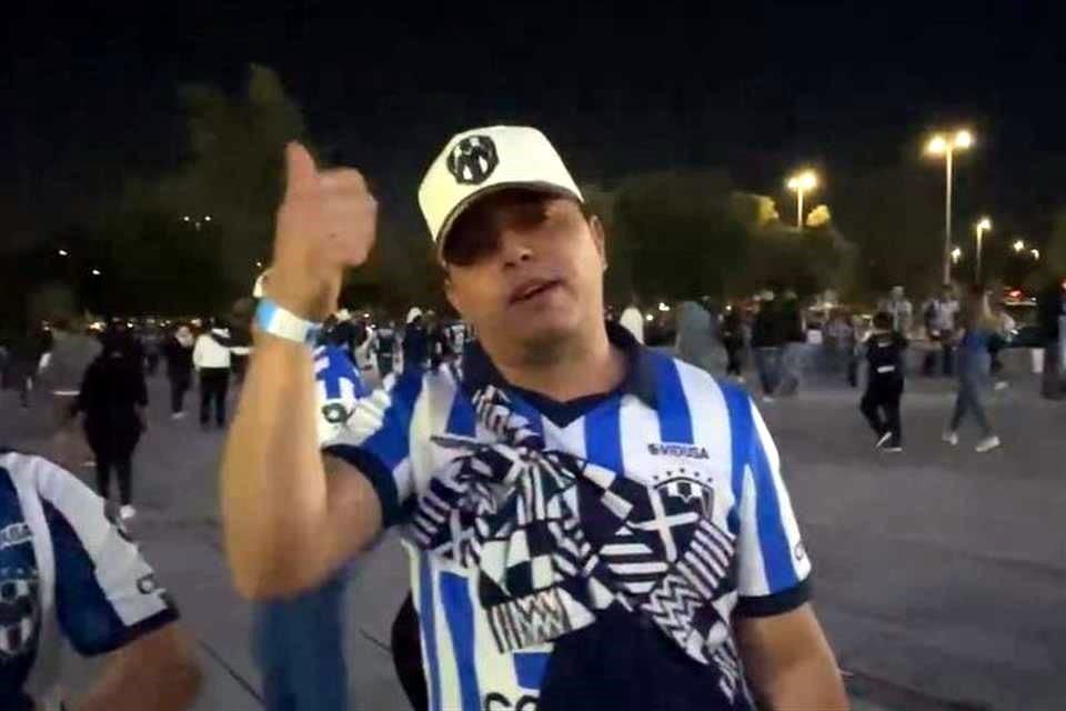 Aguantan fans Rayados; felices los de América